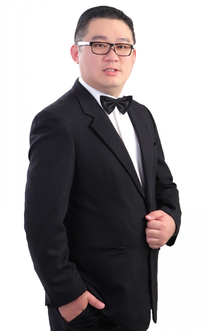 创办人兼执行董事